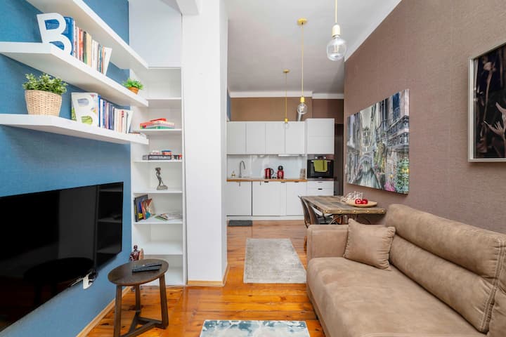 Cozy 2bd Flat | Steps To Vitosha Blvd + Ac/wifi - Bulgaria