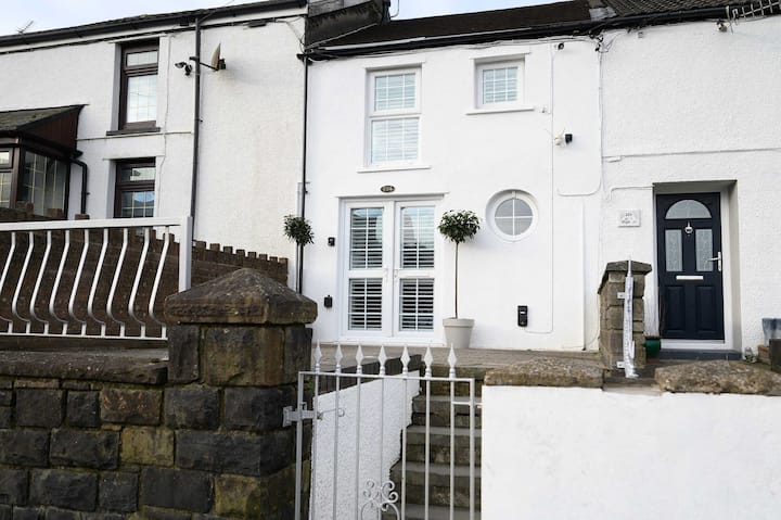 Bay Tree Cottage By Staystaycations - Pontypridd