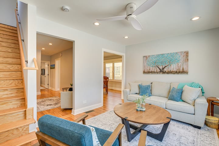 2 Mi To Northwestern: Updated Home W/ Game Room! - Skokie, IL