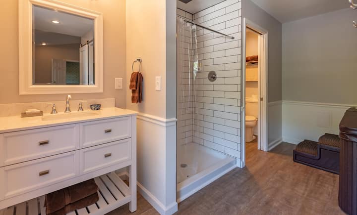 Yellowwood Inn - Suite #14 - Nashville, IN