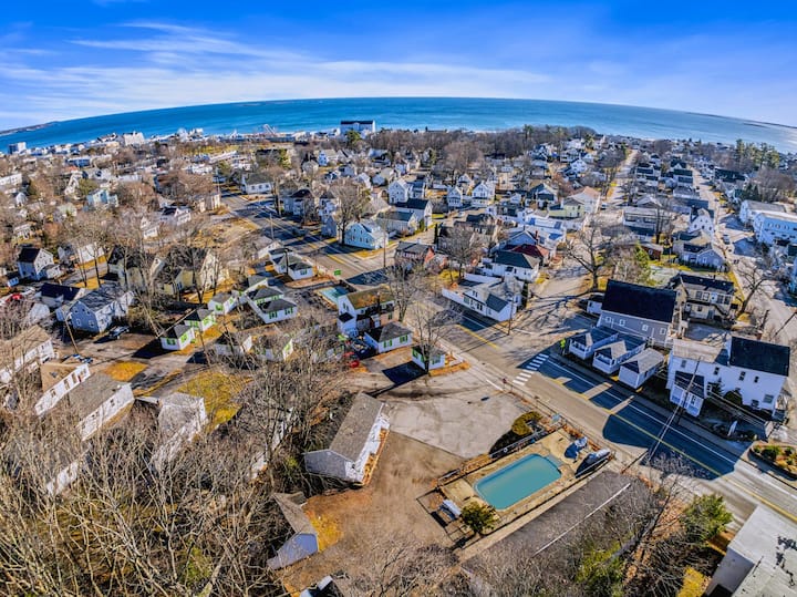 Spacious Motel Room – 2 Full Beds W Pool & Parking - Saco, ME