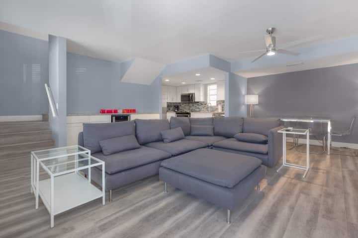 Once Upon A Tide Oceanview Condo Pet Friendly - Jacksonville Beach, FL