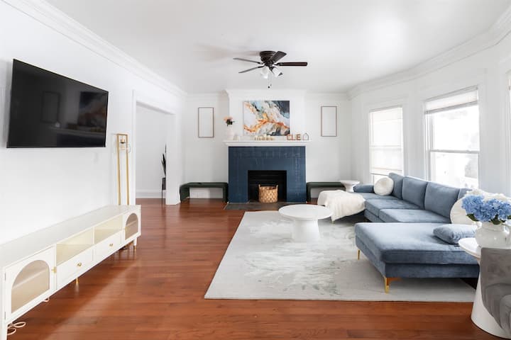 Spacious University Circle 6br Gem W/ Game Room - Cleveland