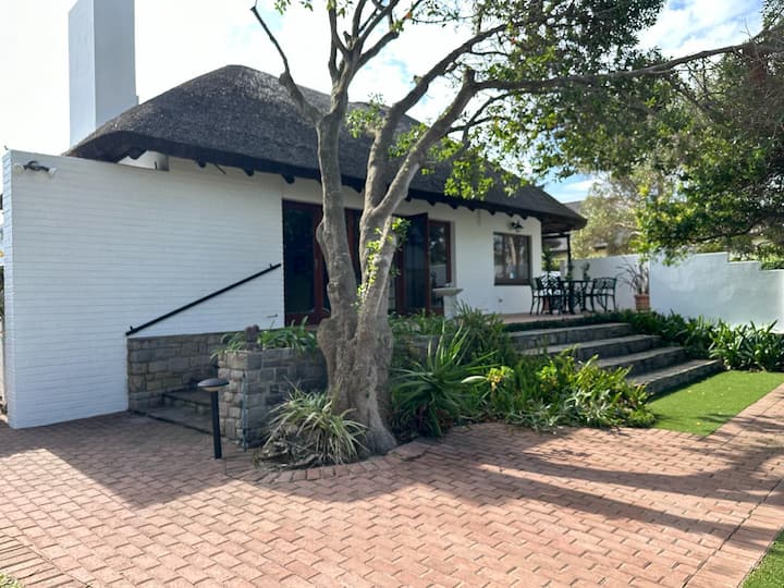 King Or Twin Room In 4 Star Guesthouse In Hermanus - Hermanus