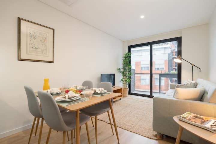 Host Wise - Stylish & Bright Flat With Balcony - Matosinhos