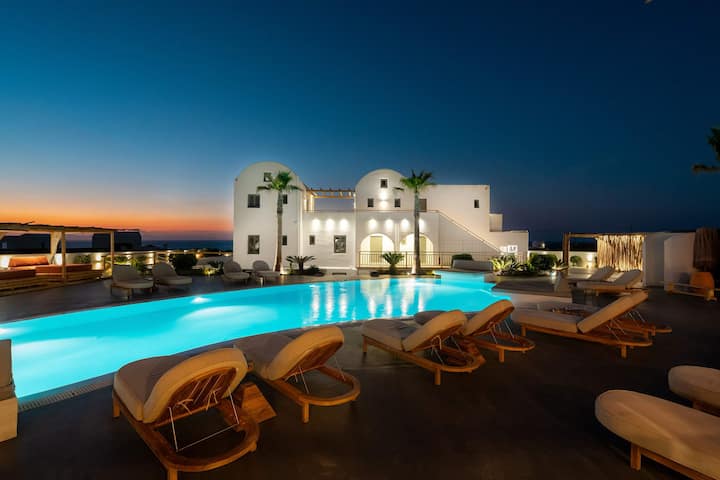 Amethyst Luxury Suites - Oia Family Suite - Oia