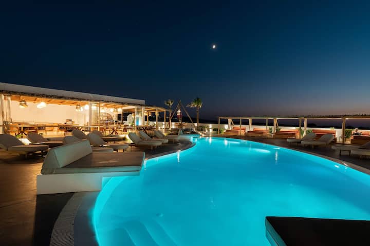 Amethyst Luxury Suites - Oia Honeymoon Suite - ギリシャ イア
