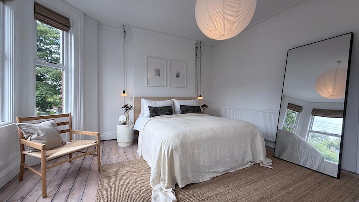 Victorian Home/ Outdoor Terrace -