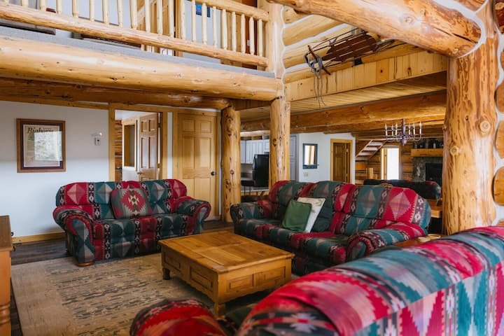 Silverthorne Cabin With Hot Tub And Forest Access - Silverthorne, CO