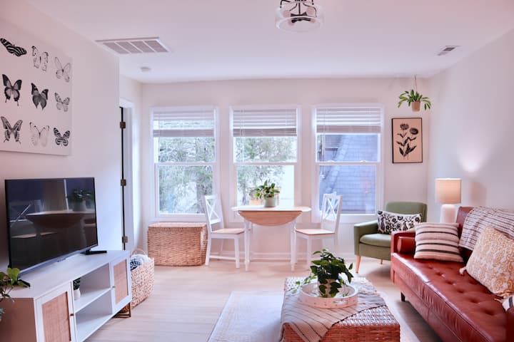 One Off Main - Highlands, Nc In Town Apartment - Highlands, NC