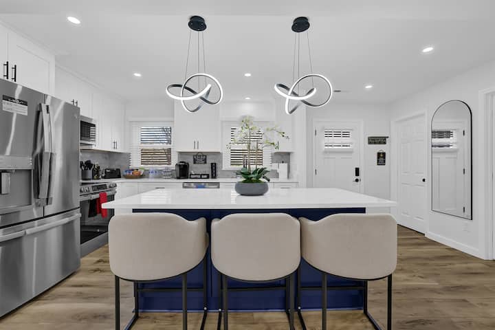 Fully Renovated Beautiful Townhome Near The Braves - Marietta, GA
