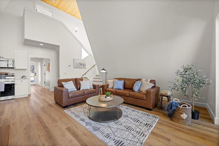 Nordic Nest | Large A-frame Cabin | Bluff Views - Lookout Mountain, TN