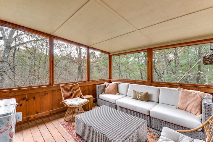 1 Mi To Beach: Lake Rabun Home W/ Large Deck! - Tallulah Falls, GA