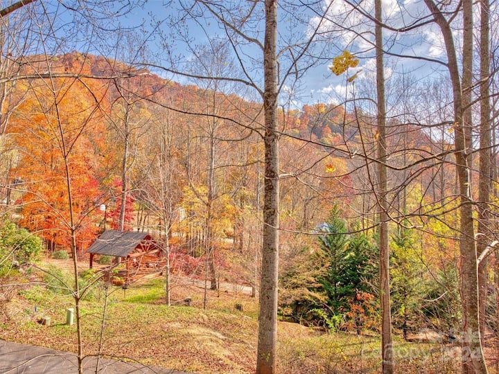 Peace By The Creek - 2 Br 2 Ba Cabin-crk-hottub - Maggie Valley, NC