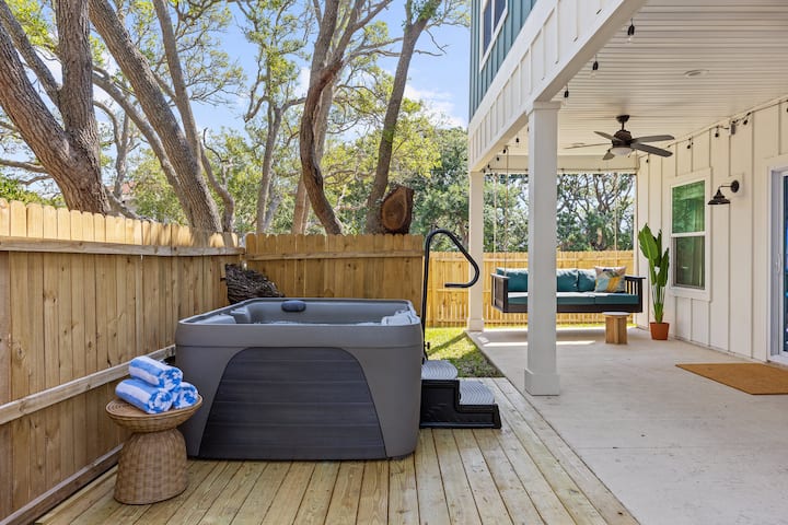 Hot Tub, Firepit, Putting Green | Vilano Fairway - Vilano Beach, FL