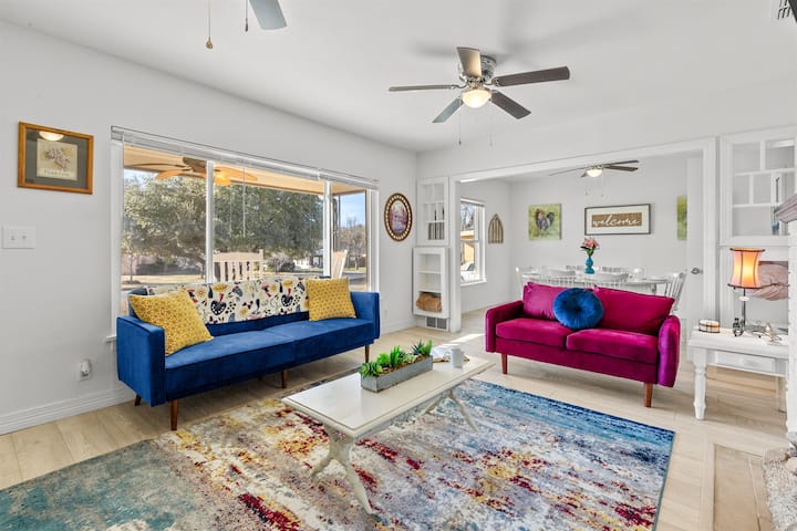 Group-friendly Haven With Stylish Dining Rooms - 阿比林