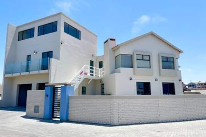 Beachfront Corner View At Pebble Beach - Swakopmund
