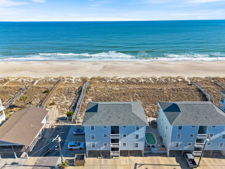 Remodeled Oceanfront Condo W/ Pool - Carolina Beach State Park, Carolina Beach