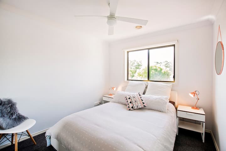Regent Retreat - 12pm Checkout, Pool - Echuca
