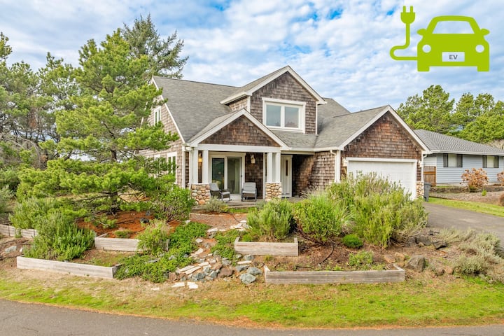 Golf Getaway • Family-friendly Home - Ev Charger - Manzanita, OR