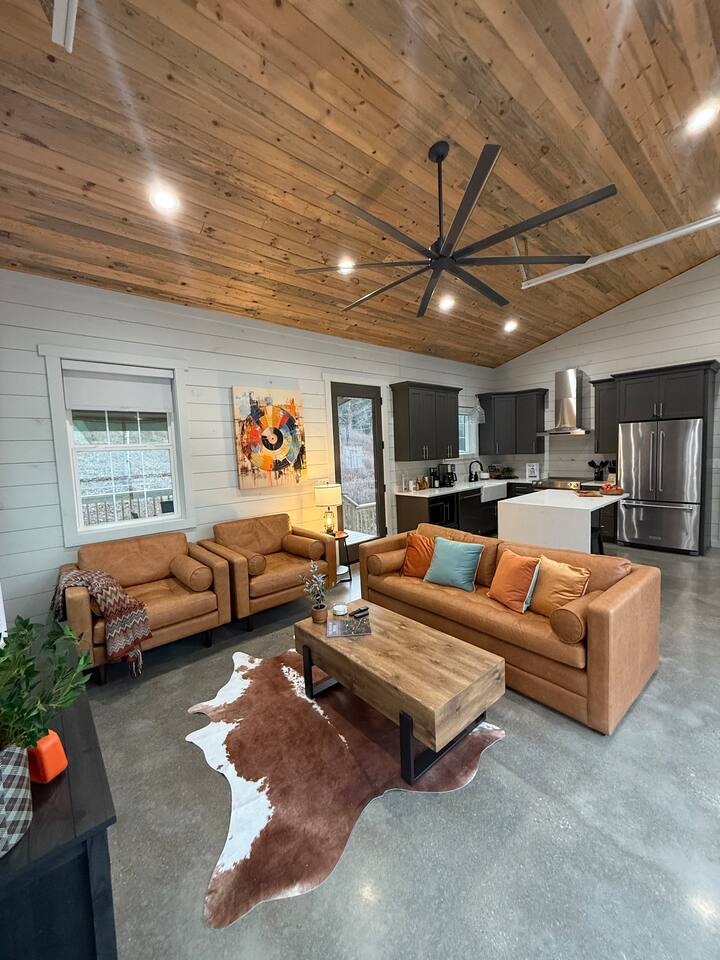 Hollow Hideaway 1a- Serene Getaway-sleeps 4 - Columbia, TN