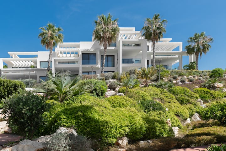 Panoramic Views And Large Garden In Atalaya Hills - Costa del Sol