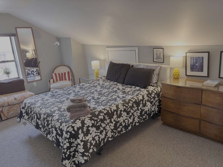 The Peak! Mt Washington - Large 2bd Apt W/ A View! - Pittsburgh, PA