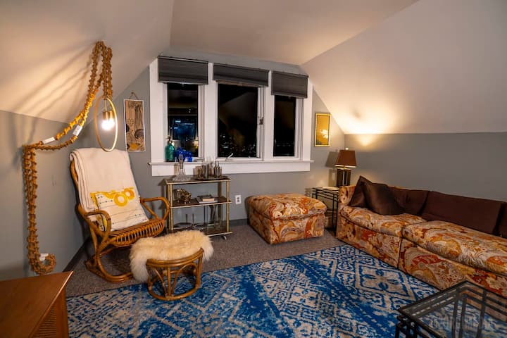 The Peak! Mt Washington - Large 2bd Apt W/ A View! - Pittsburgh
