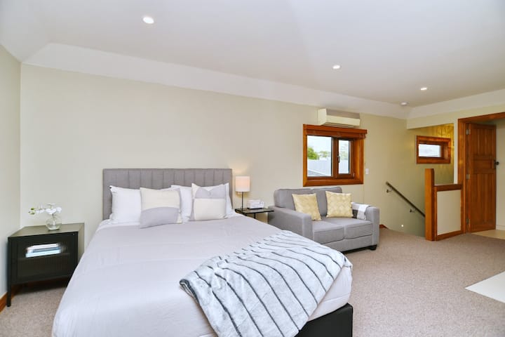Self Contained Unit: 10mins From Cbd/ Ev Charger - Christchurch