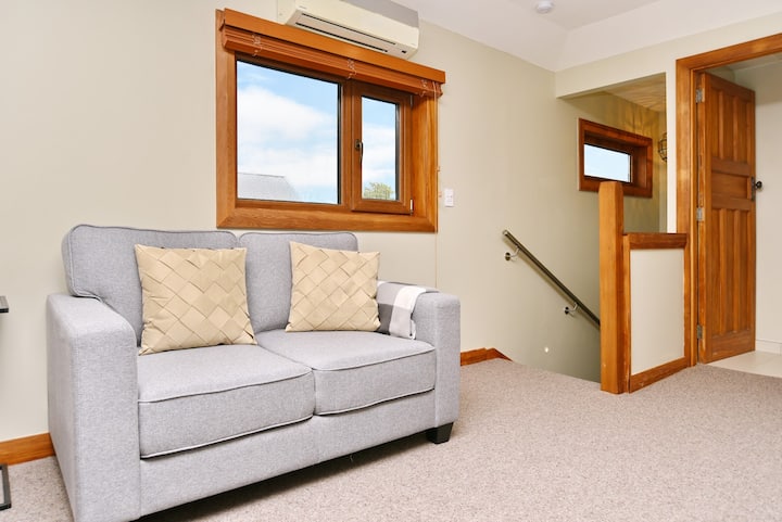 Self Contained Unit: 10mins From Cbd/ Ev Charger - Christchurch