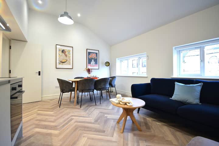 Cityescape - 2br, Top Floor, Penthouse, Nq - Manchester