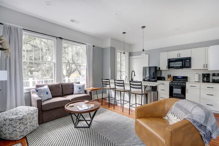 2 Bd /2 Ba * Sleep 5 * Dog Friendly * Downtown Sav - 서배너