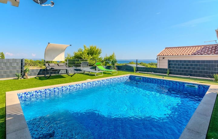 Amazing Home In Vir With House Sea View - Vir, Croacia