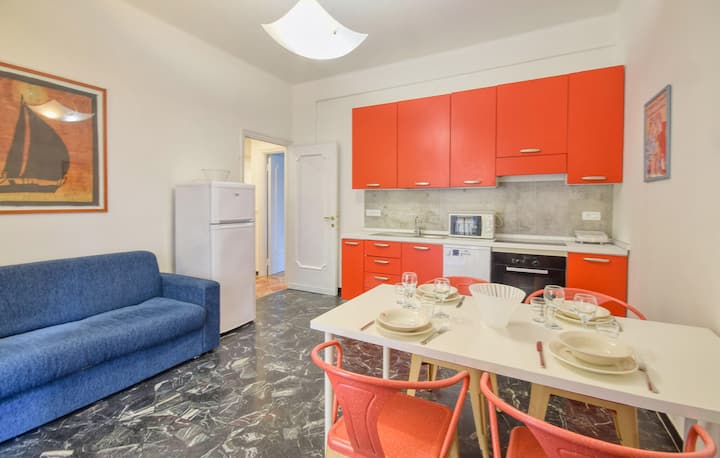 3 Bedroom Amazing Apartment In Genova - ジェノヴァ