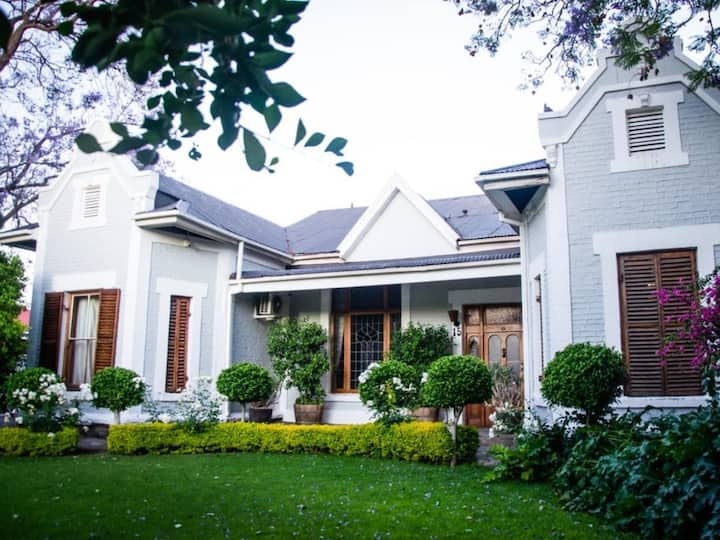 King, Single, Couch # 12 - Beaufort West