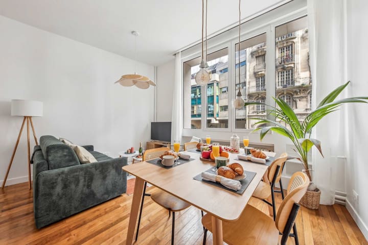 Chic 1br Near Hotel De Ville & The Louvre - Paris