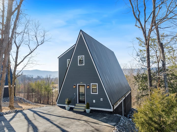 Hunters Ridge | Rustic Design W/ Mtn Views+hot Tub - Lookout Mountain, TN