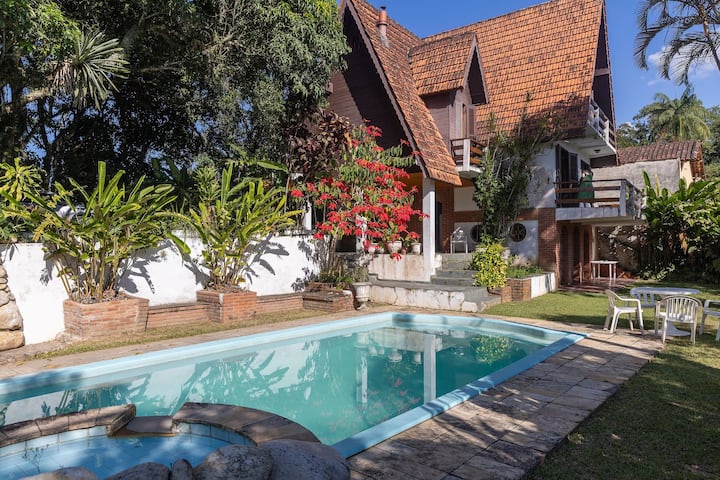 Nature Retreat With Pool, Fireplace & Bbq - Arujá
