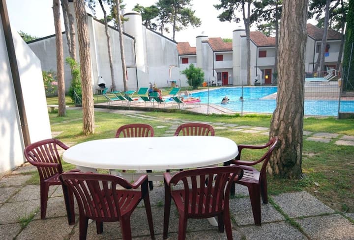 Appartement De Quatre Pièces Moderne Et Entièremen - Lignano Sabbiadoro