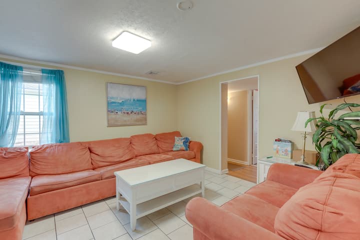 < 1/2 Mi To Beach: Wildwood Getaway W/ Patio! - North Wildwood, NJ