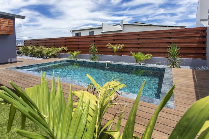 Villa Bellevue 5* - Piscine Chauffée Vue Mer - Saint-Denis