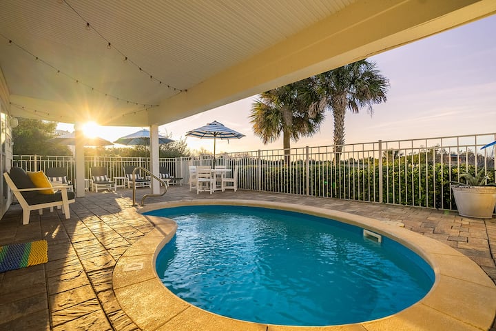 Luxurious Oceanfront Home W/ Soaring Views - Tybee Island, GA