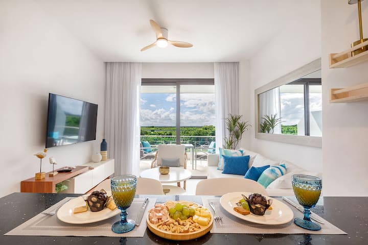 Airbn Be Views! Pool View @ Cana Rock Star 413 - Punta Cana