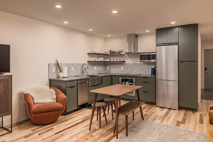 Slopeside Suite At Alyeska| Ski In Ski Out - Girdwood, AK