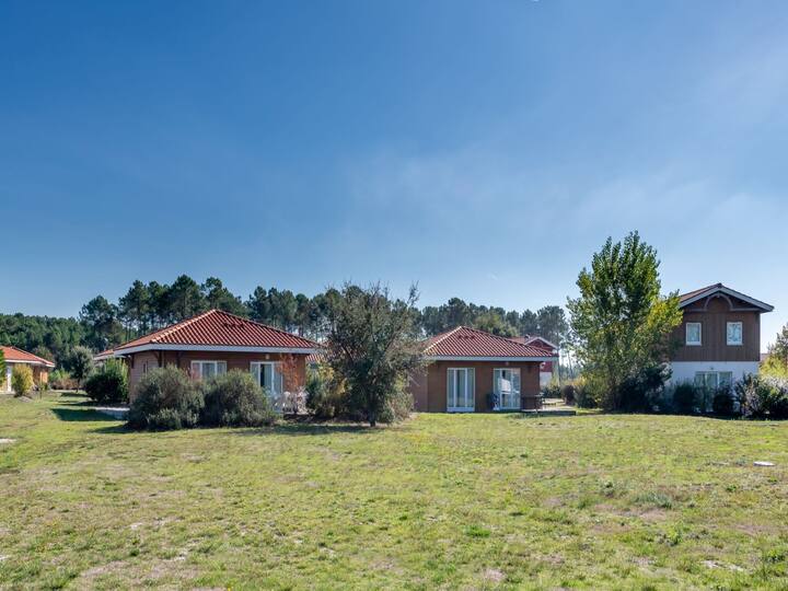 Maison De Vacances Près D'un Lac Dans Les Landes - Gastes