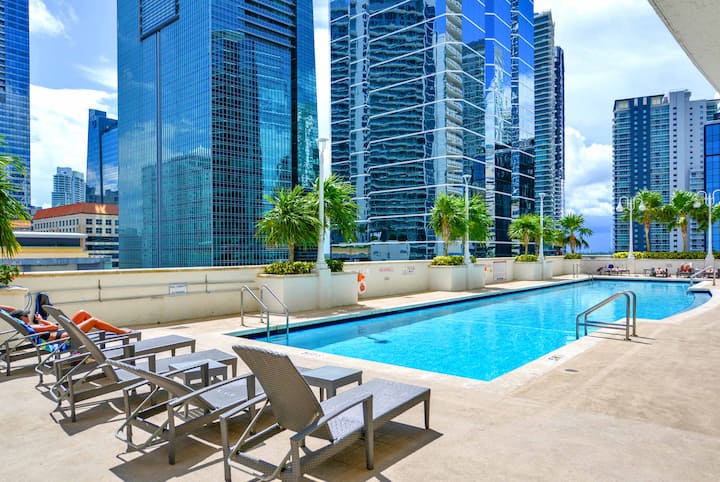 Poolside Brickell Gem Stay - Miami