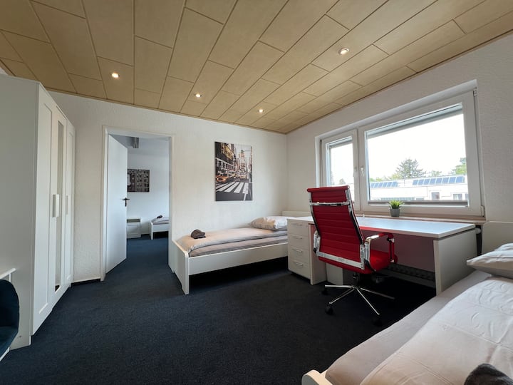 Gemütliche 2 Zimmer Für 5 Ps. Mit Gemeinschaftsbad - Frankfurt