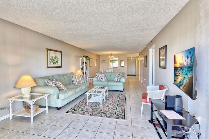 Madeira Beach Condo - La Coquina 102 - Gulf Views - Madeira Beach, FL
