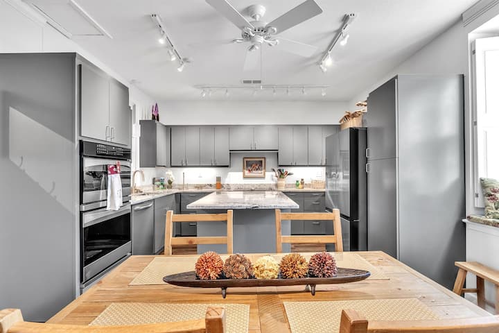 Near Msu | Charming | Grill Deck - Starkville, MS