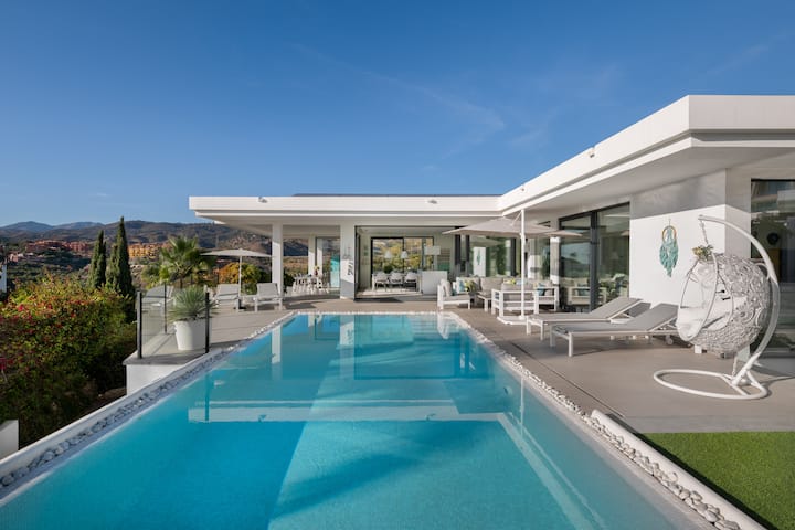 4-bedroom Modern Villa With Sea View - Marbella